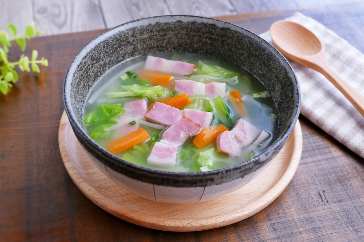 野菜たっぷり鶏スープ｜アレンジレシピ｜味ひとすじ 永谷園